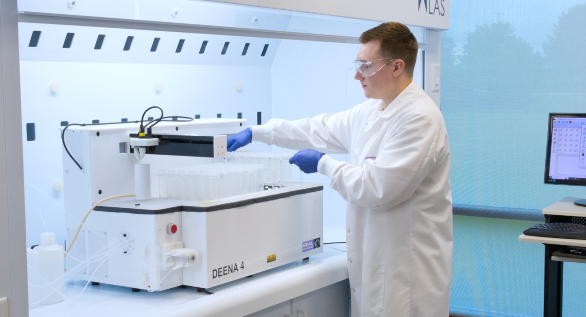 DEENA 4 Automated Digestion System | SEAL Analytical