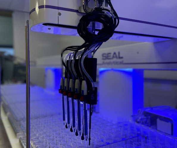 MiniLab pH & Electrical Conductivity | SEAL Analytical