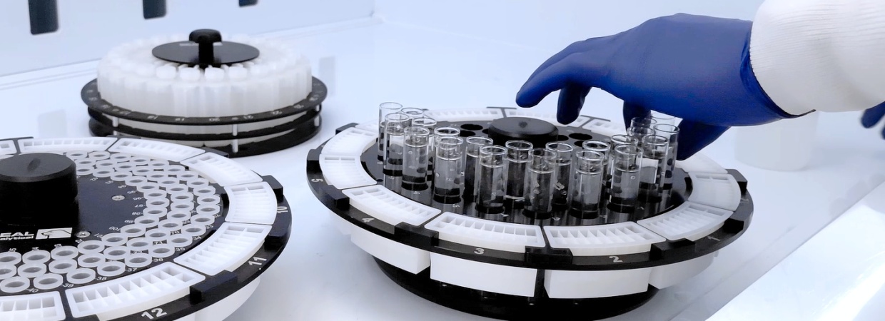 AQ700 Discrete Analyzer | SEAL Analytical